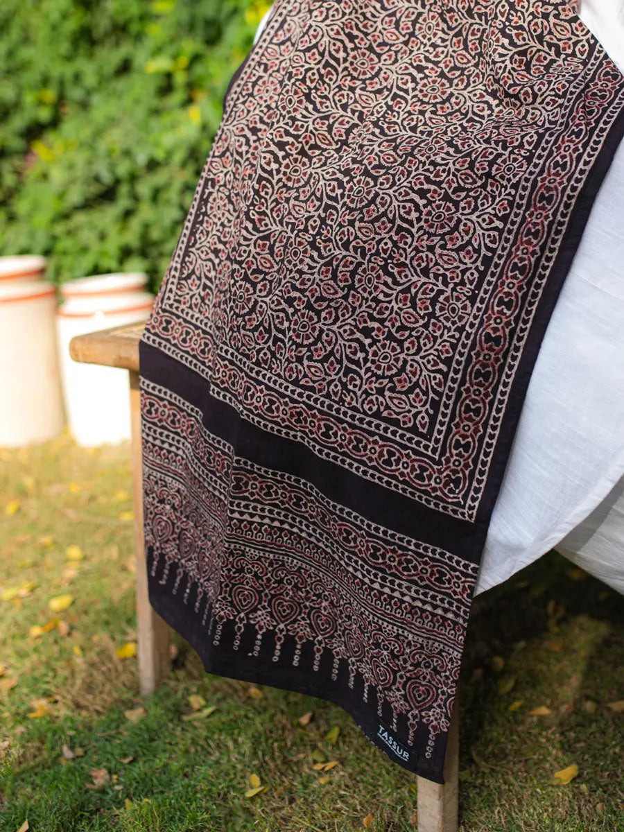 Raqeeb Ajrak Scarf– TASSUR