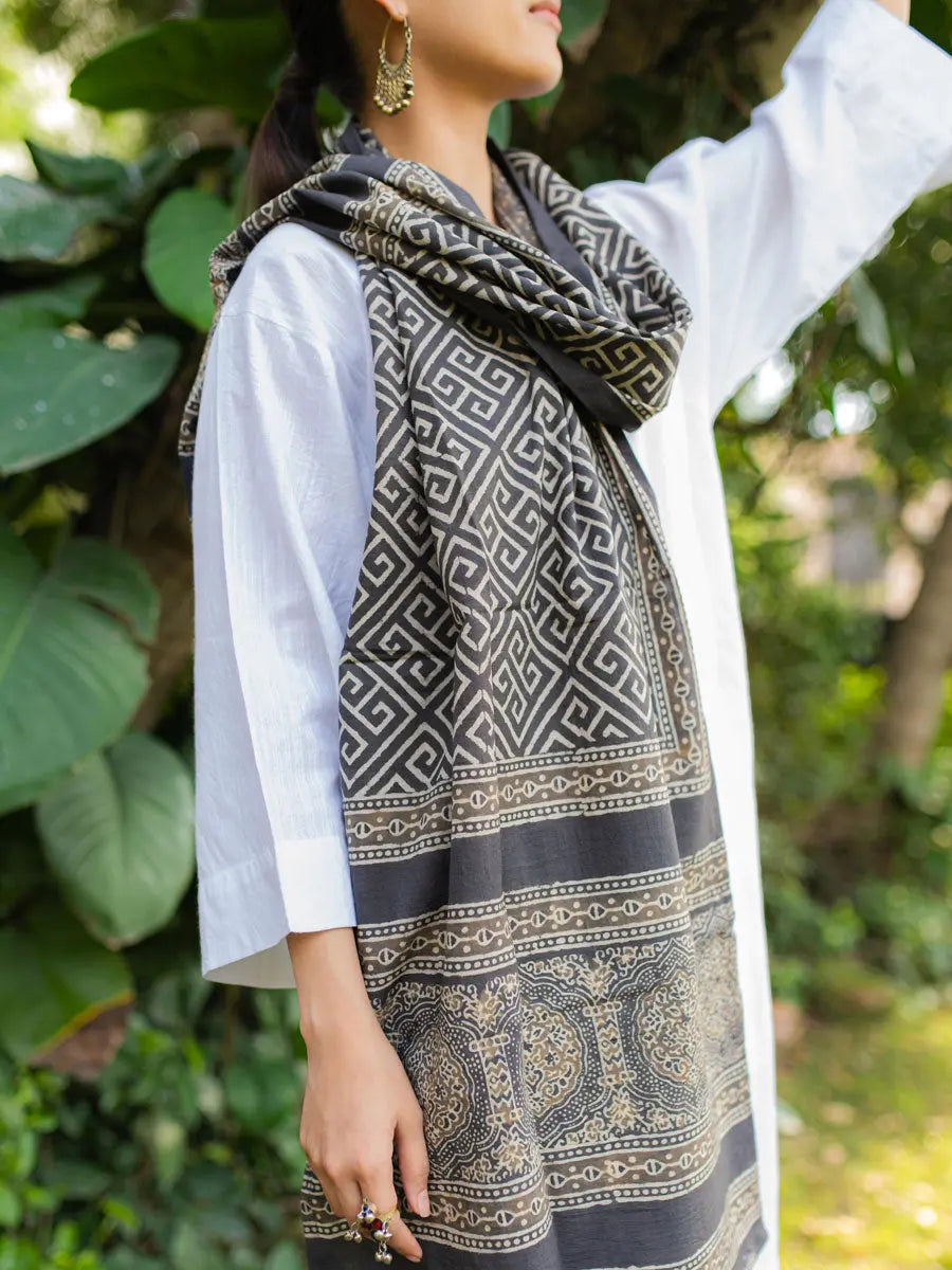 Aarzoo Ajrak Scarf– TASSUR