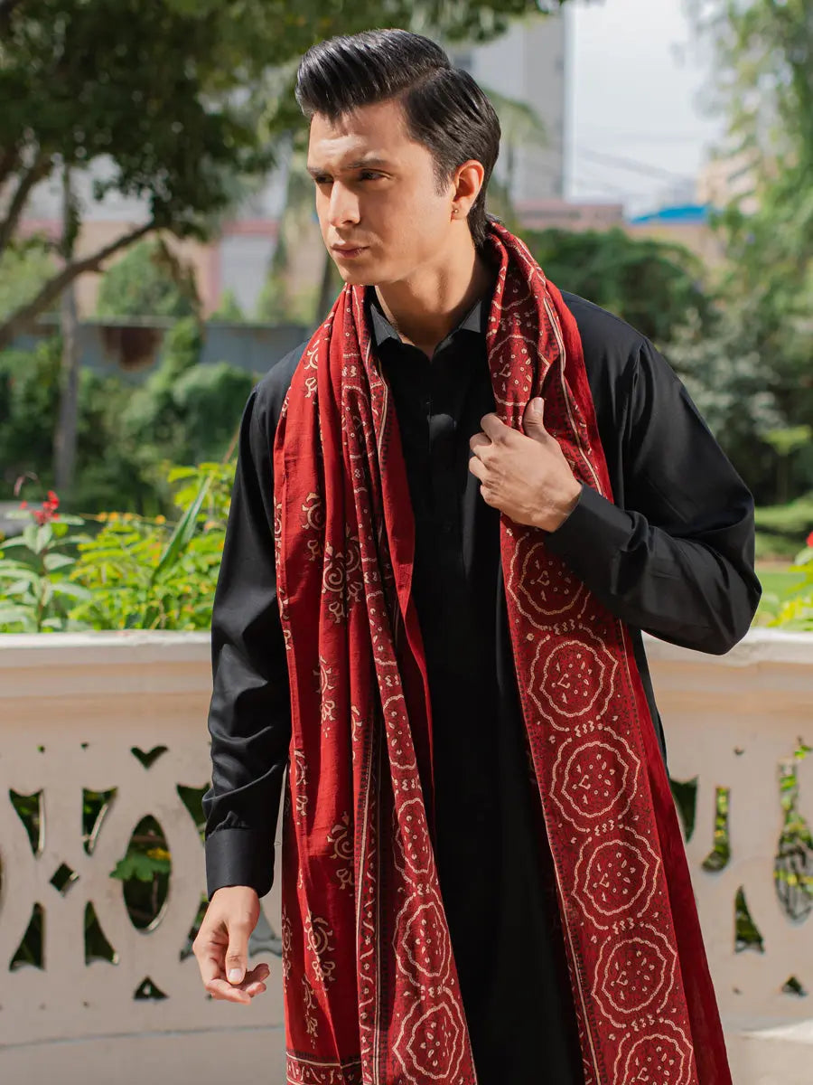 Muntazir Ajrak Chaadar Maroon– TASSUR