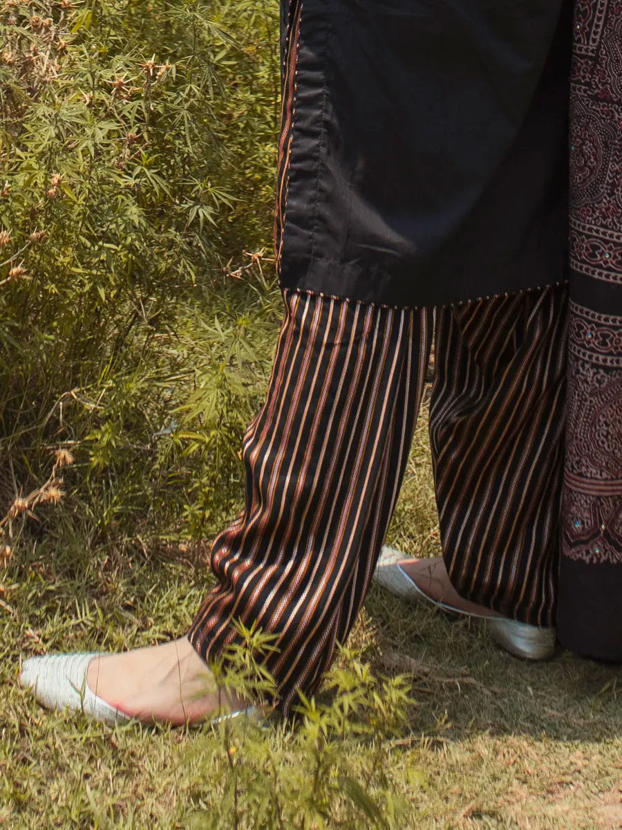 Sussi Shalwar - Black– TASSUR